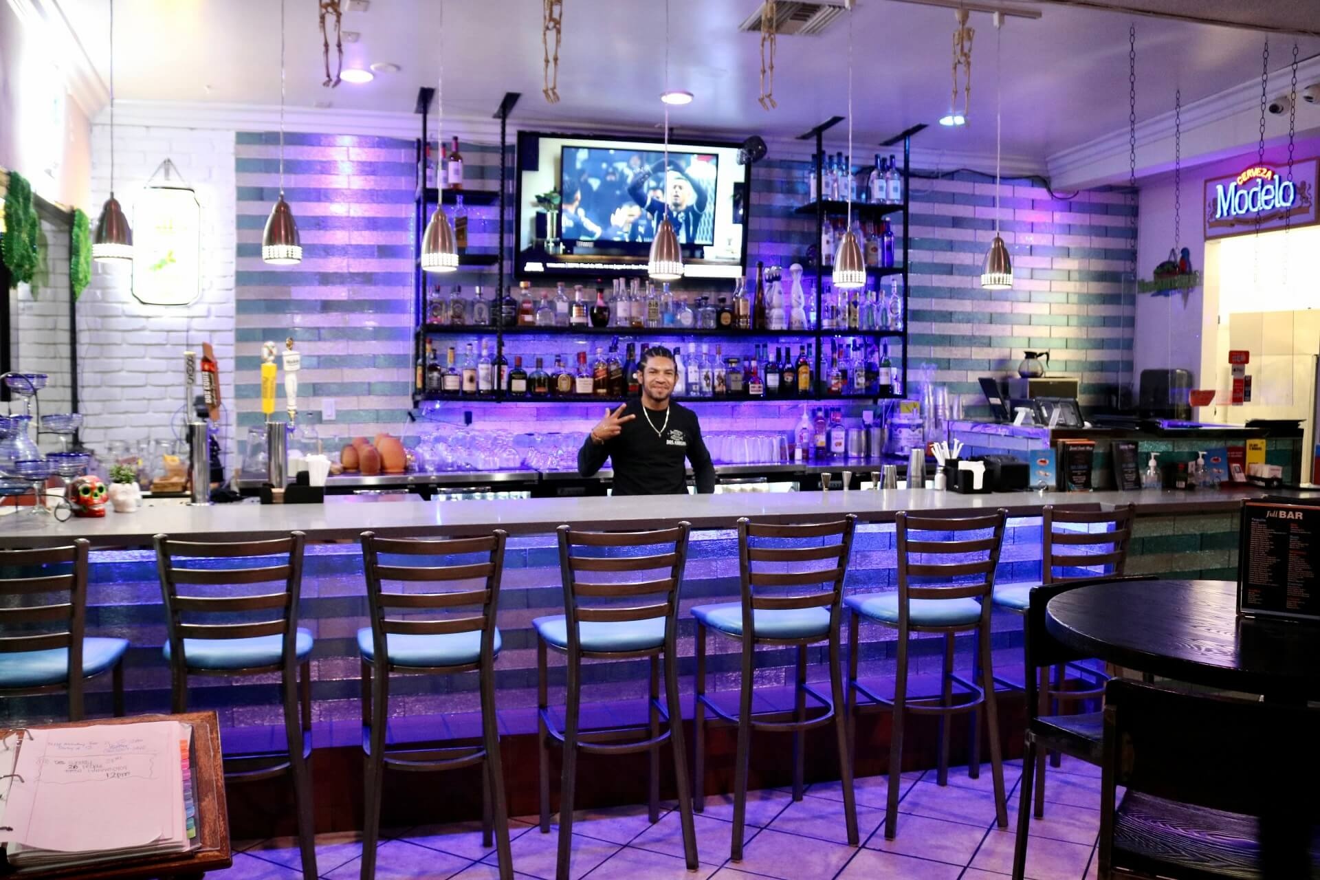 Home | Dos Amigos Restaurant & Bar